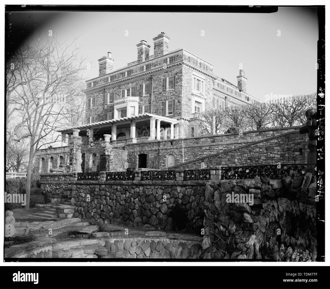 PERSPECTIVE VIEW OF NORTHWEST FACADE - Kykuit, John D. Rockefeller, Sr ...
