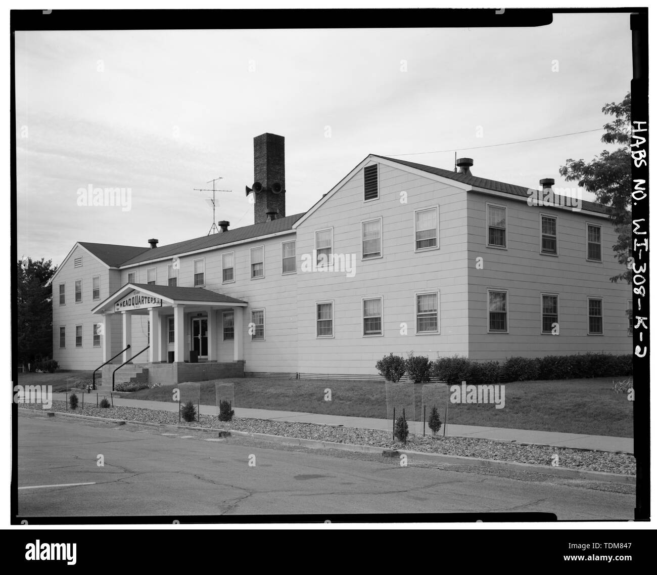 PERSPECTIVE VIEW OF SOUTH (FRONT) AND EAST SIDE - Fort McCoy, Building ...