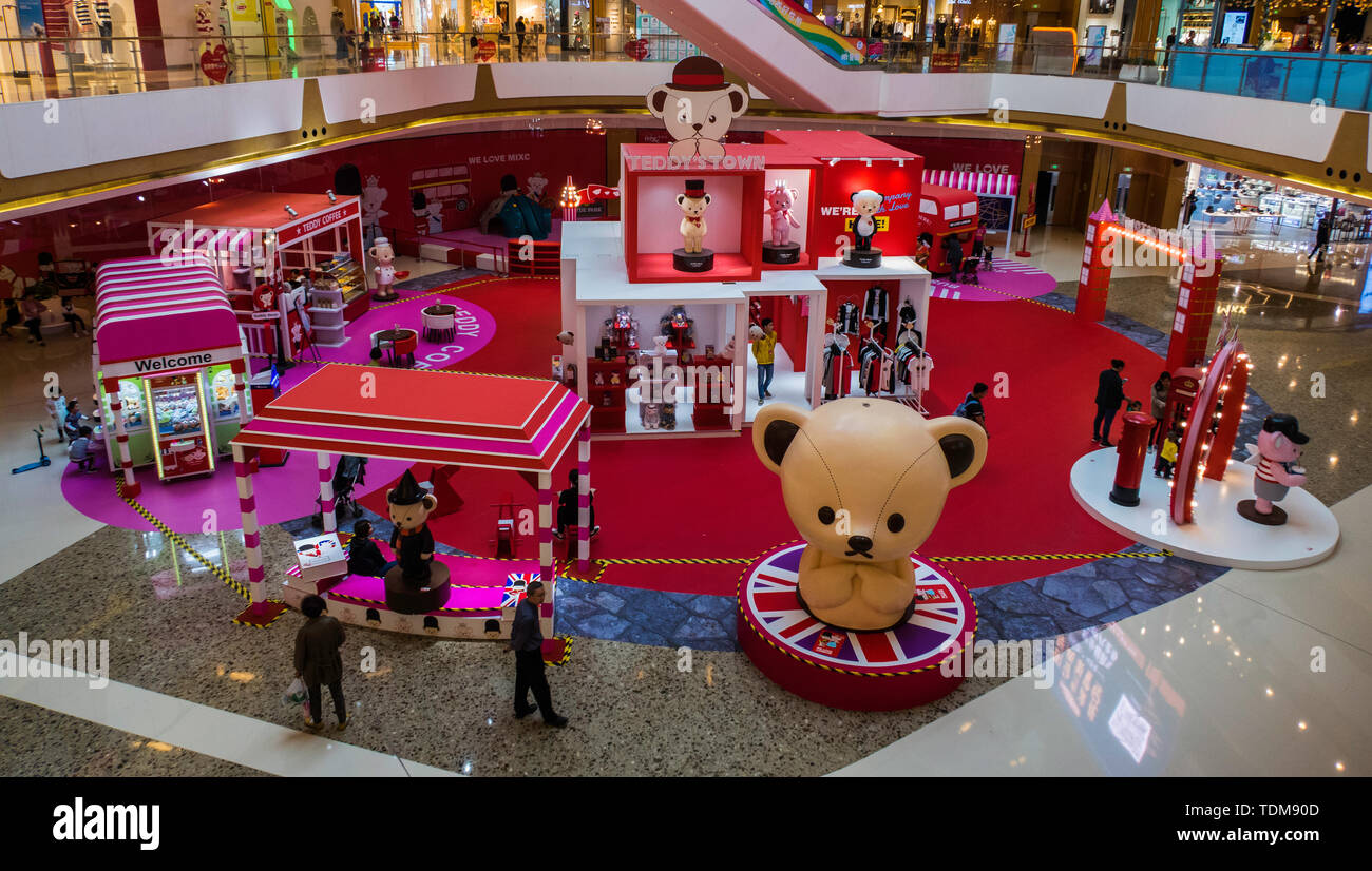 Atrium shopping mall showcase creative design design desks hi-res stock ...