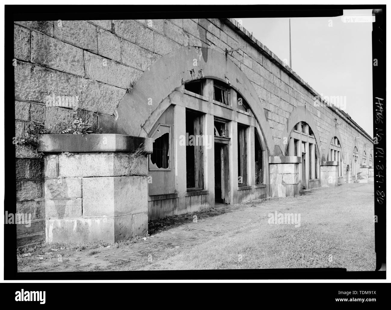 PERSPECTIVE VIEW OF SOUTH SIDE NORTH WALL FROM WEST - Fort Adams ...