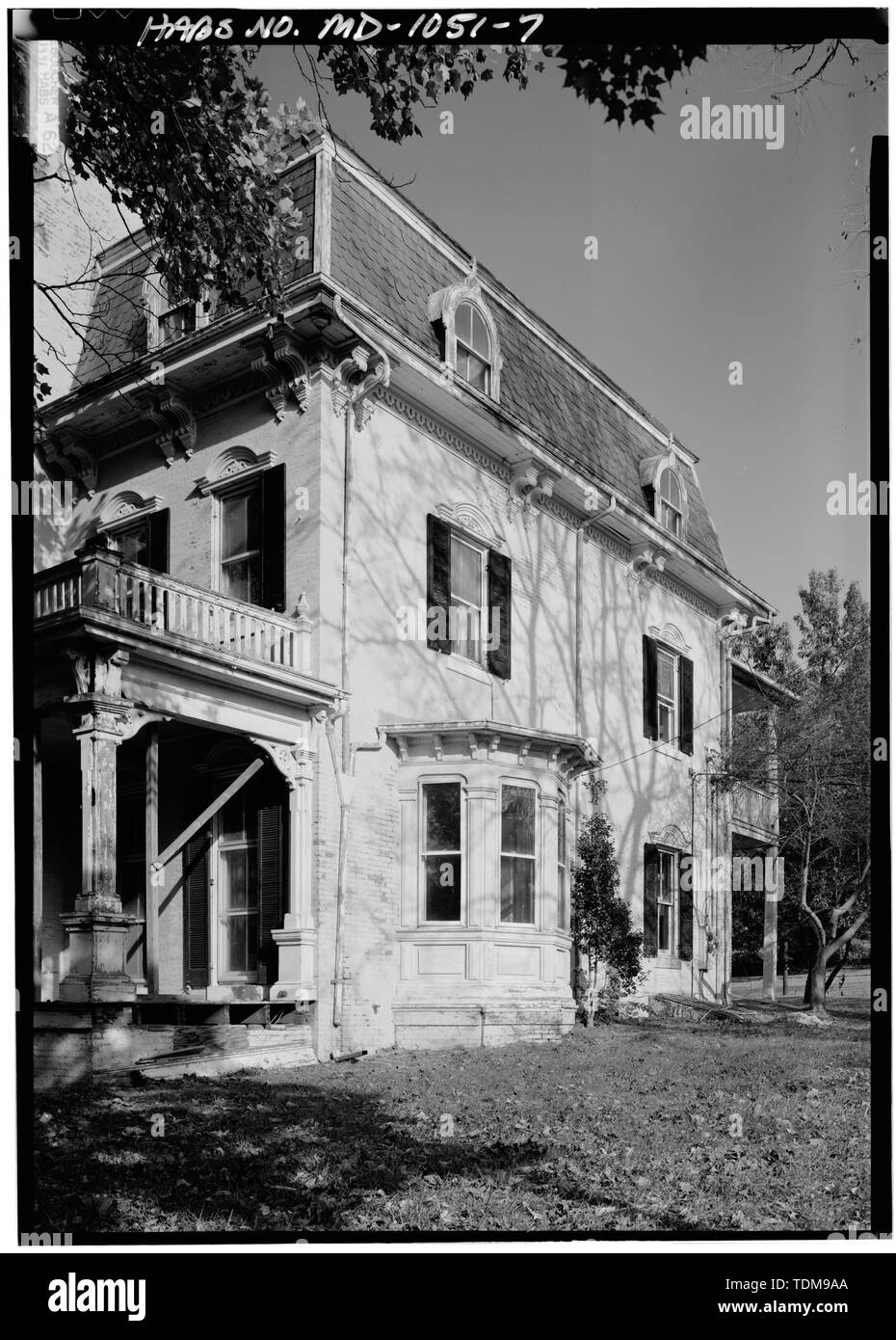 Architectural historian survey Black and White Stock Photos & Images ...