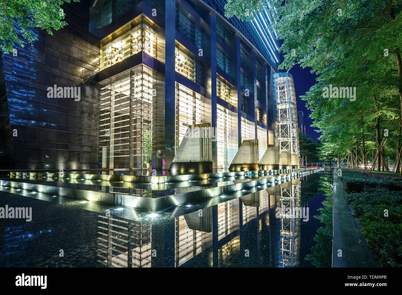 Sliding wooden patio doors hi-res stock photography and images - Alamy