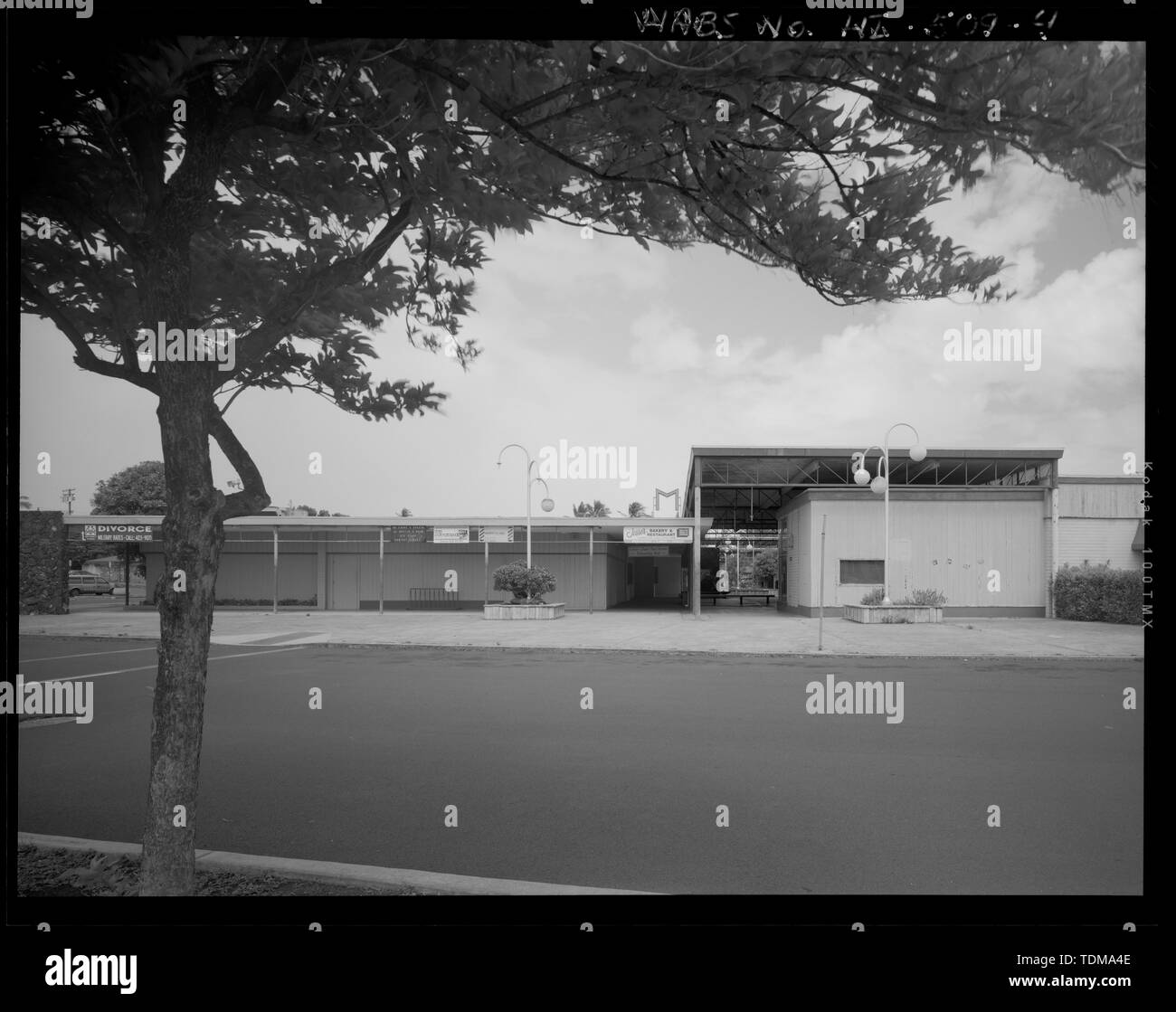 Shopping mall street view Black and White Stock Photos & Images - Alamy