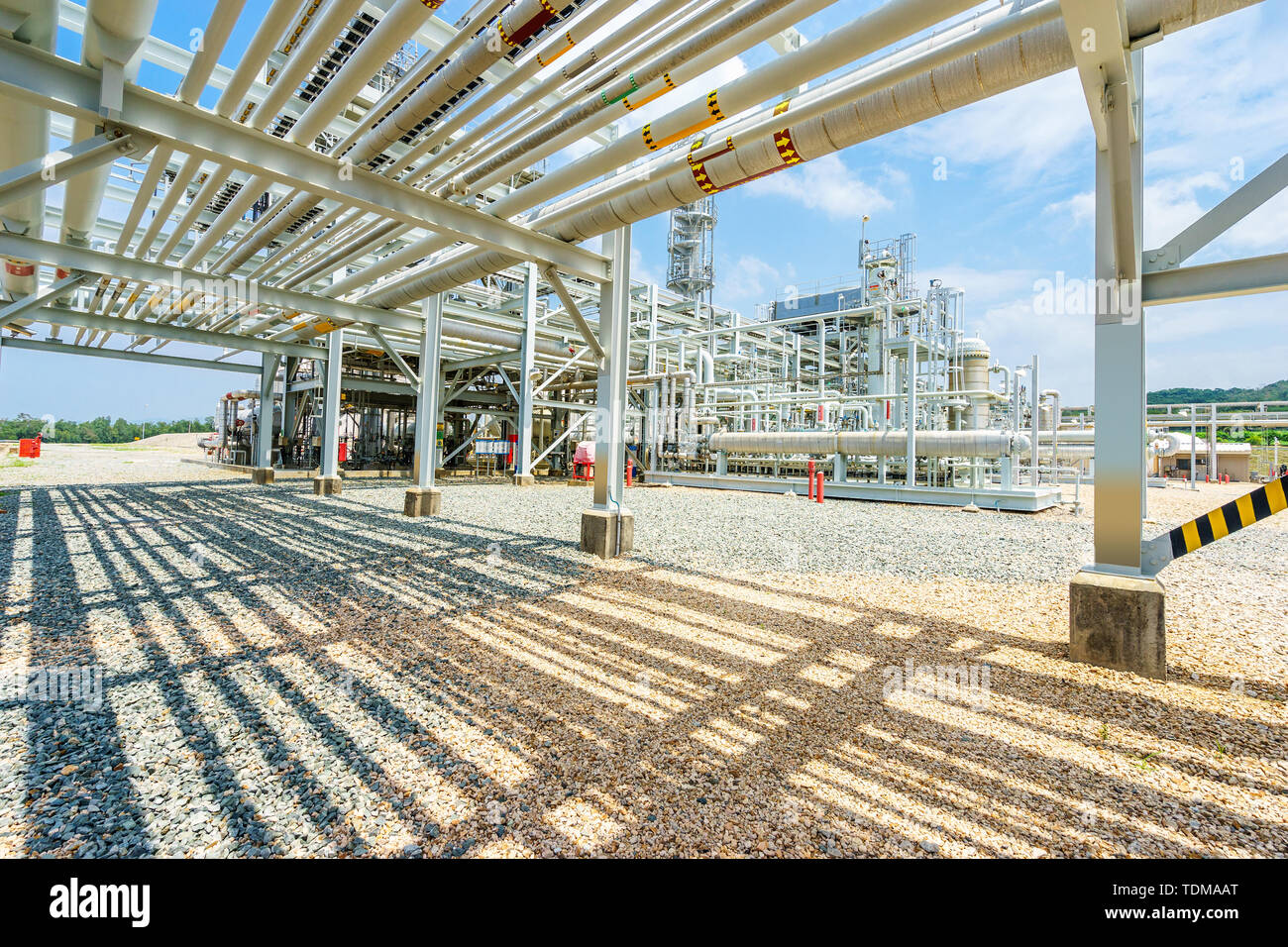pipelines of oil refinery plant Stock Photo - Alamy