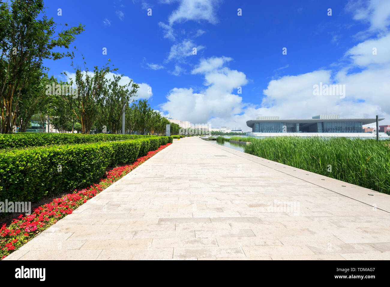 Landscapes no one in the sky lawn field hi-res stock photography and ...
