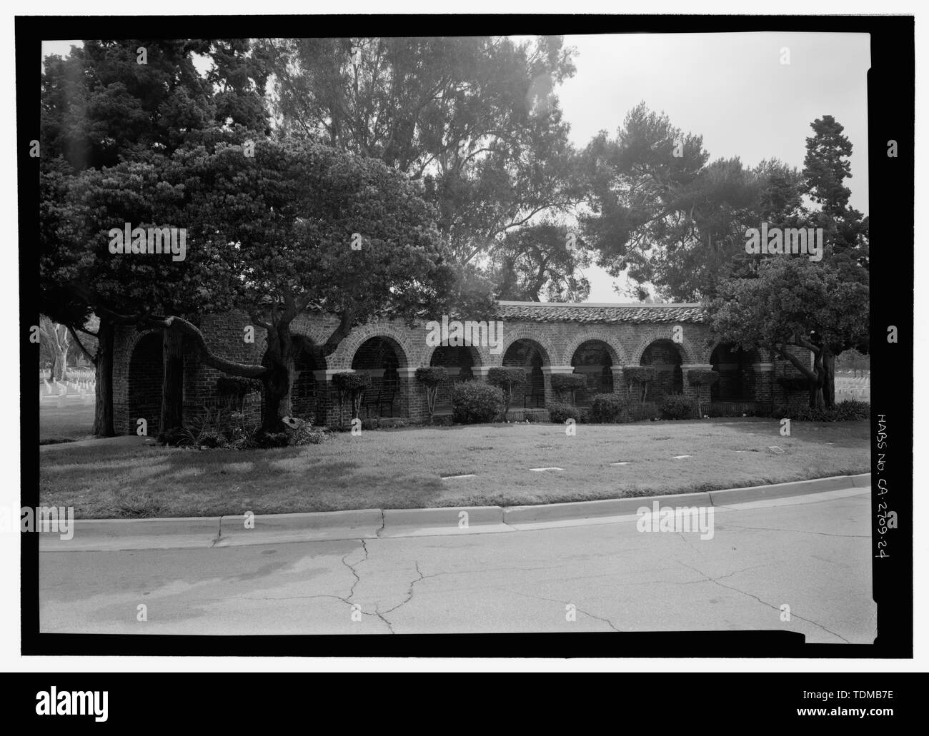 PERGOLA OPPOSITE COLUMBARIUM. VIEW TO EAST. - Los Angeles National ...