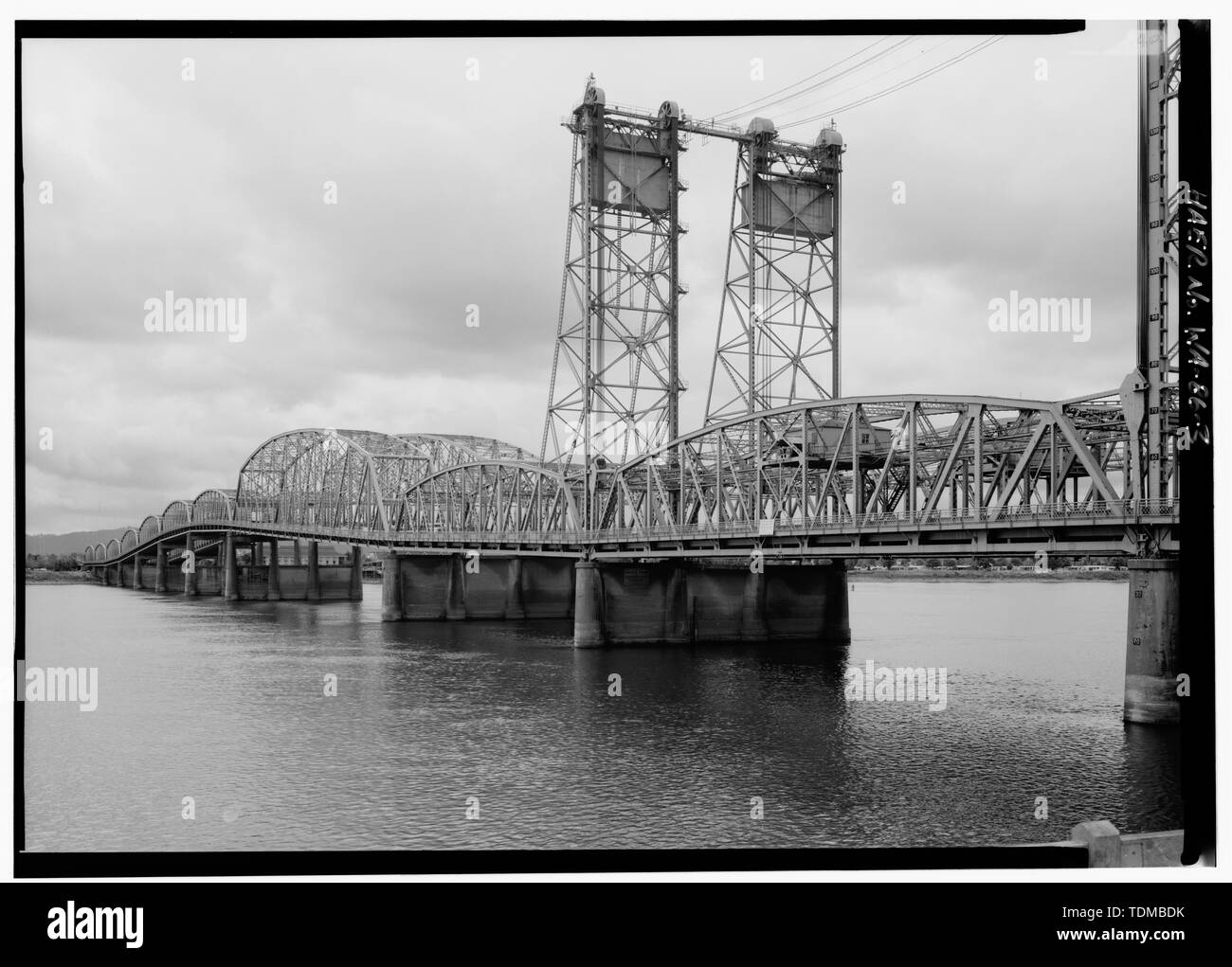 PERSPECTIVE LOOKING SOUTH OF LIFT SPAN AND OTHER TRUSSES - Vancouver ...