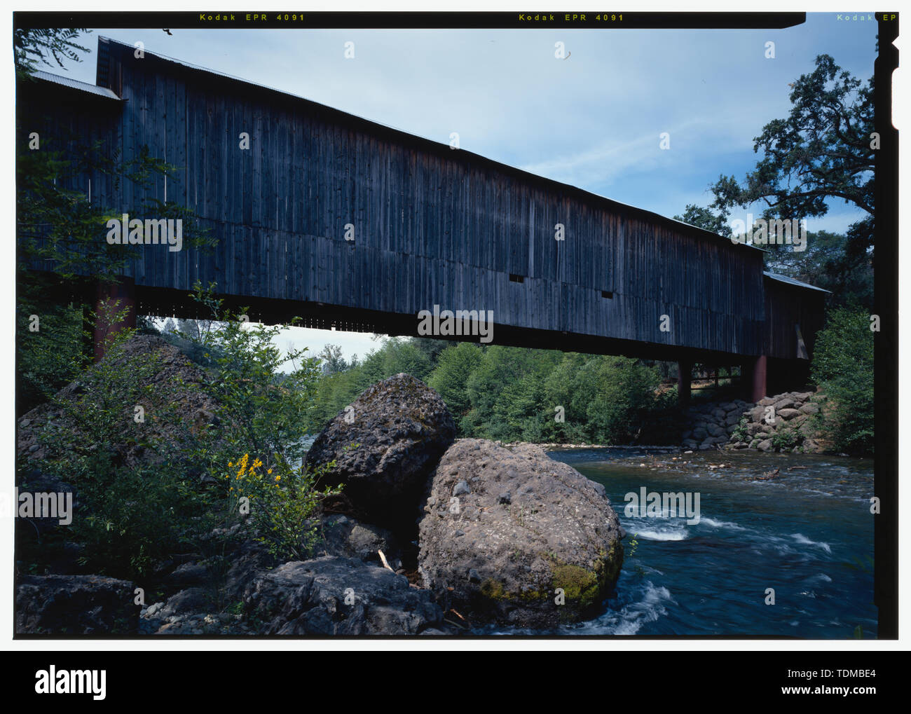 Pratt truss section hi-res stock photography and images - Alamy