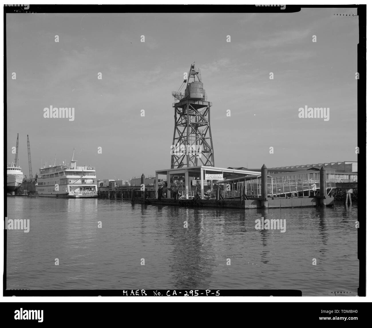 Shipyard terminal Black and White Stock Photos & Images - Alamy