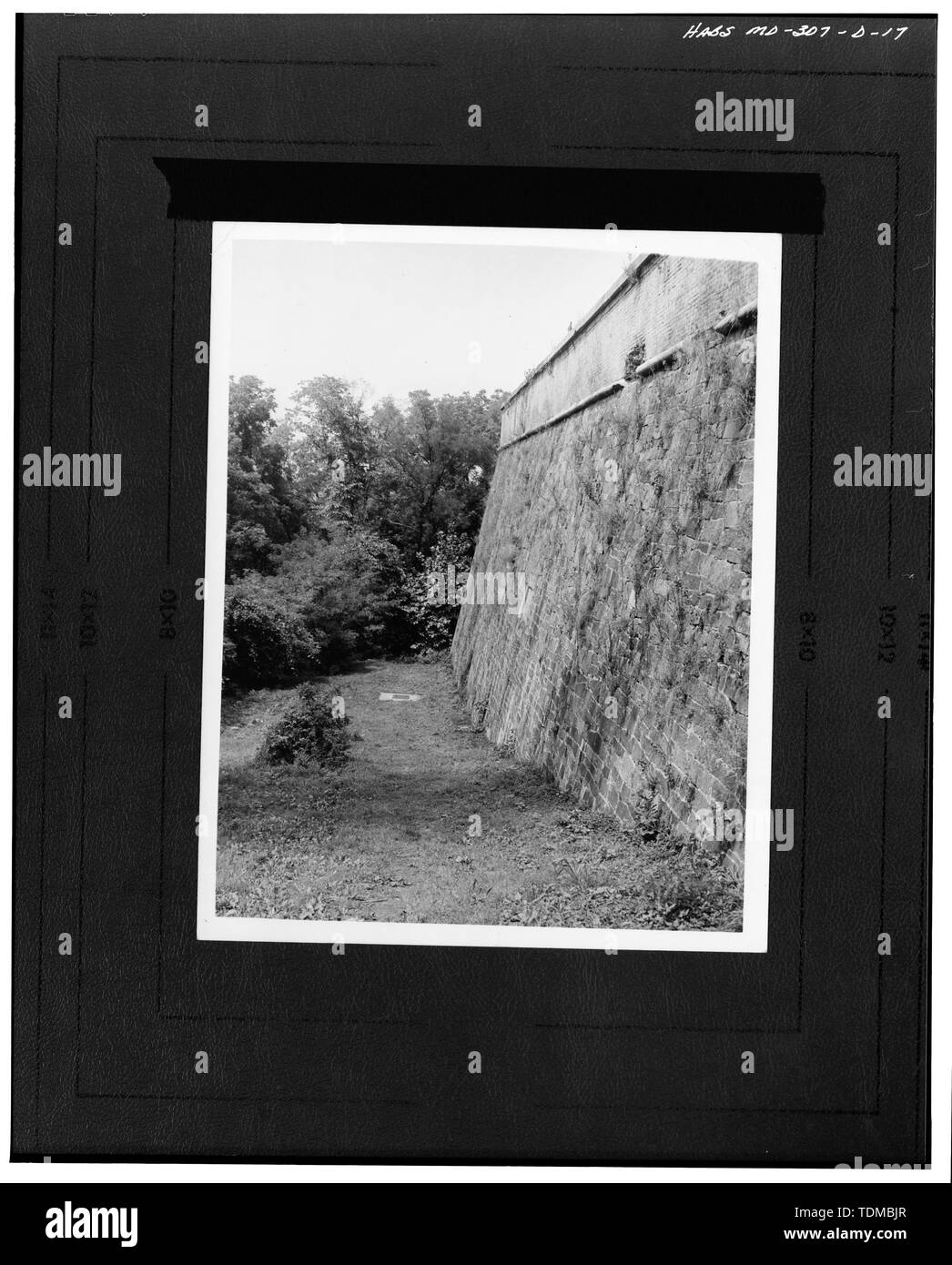 PERSPECTIVE VIEW (WEST) OF SOUTH EXTERIOR WALL OF SOUTHWEST DEMI ...