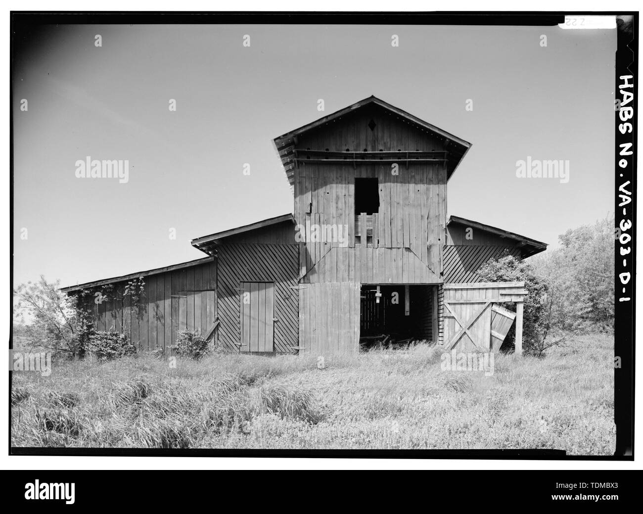 Forest and barns Black and White Stock Photos & Images - Alamy