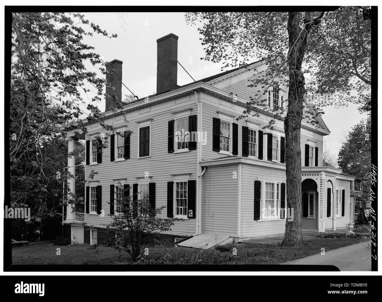 PERSPECTIVE VIEW FROM THE NORTHWEST - David Crawford House, 189 ...