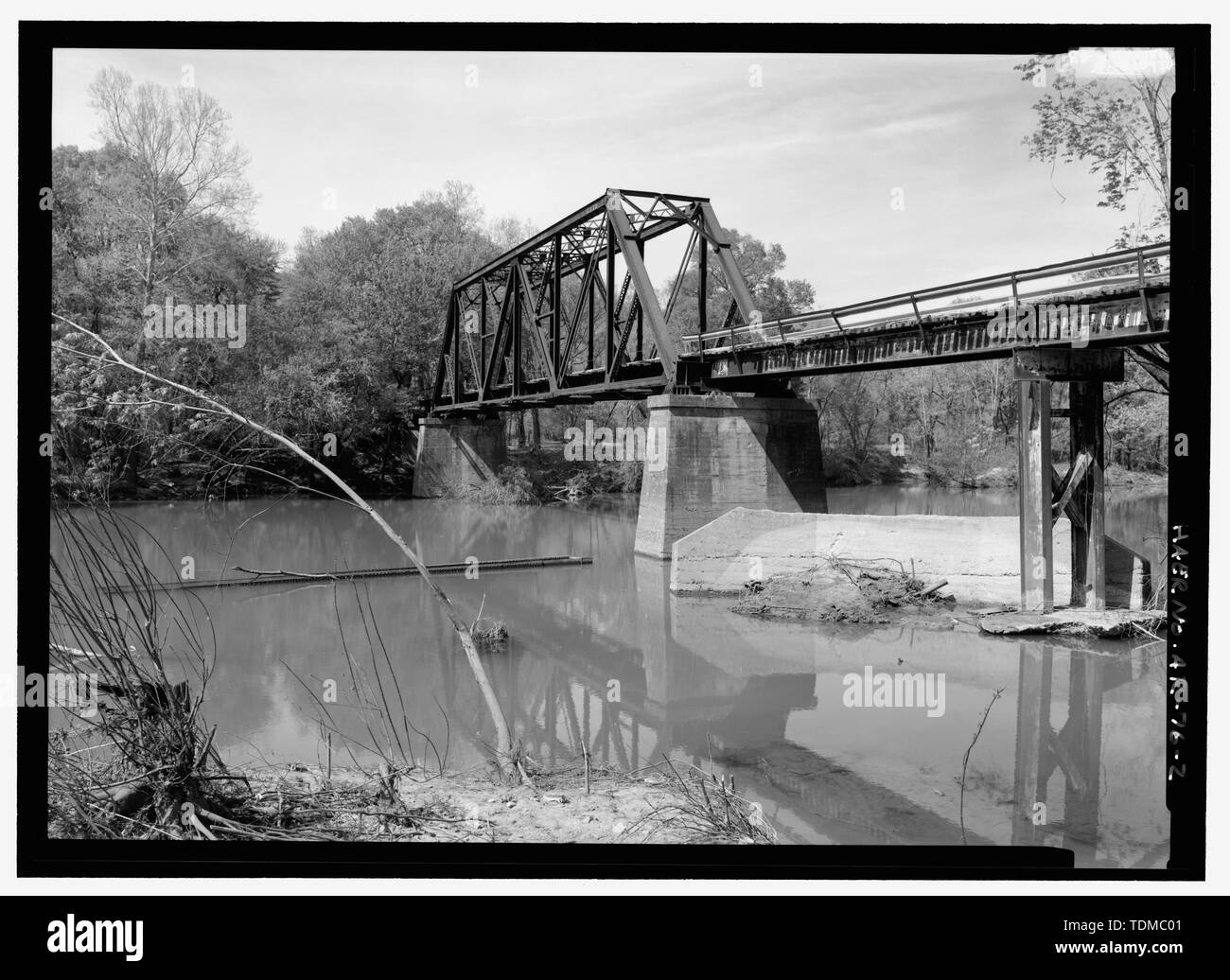 PERSPECTIVE VIEW LOOKING DUE NORTH - Missouri and North Arkansas ...