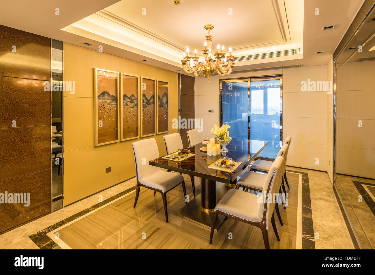 Interior of the model room Stock Photo - Alamy