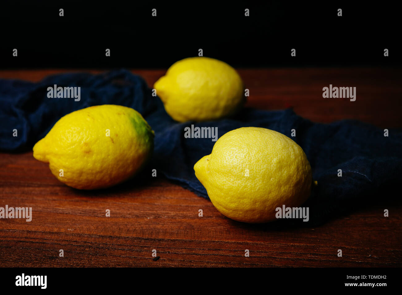 Fresh fruit, yellow lemon Stock Photo - Alamy