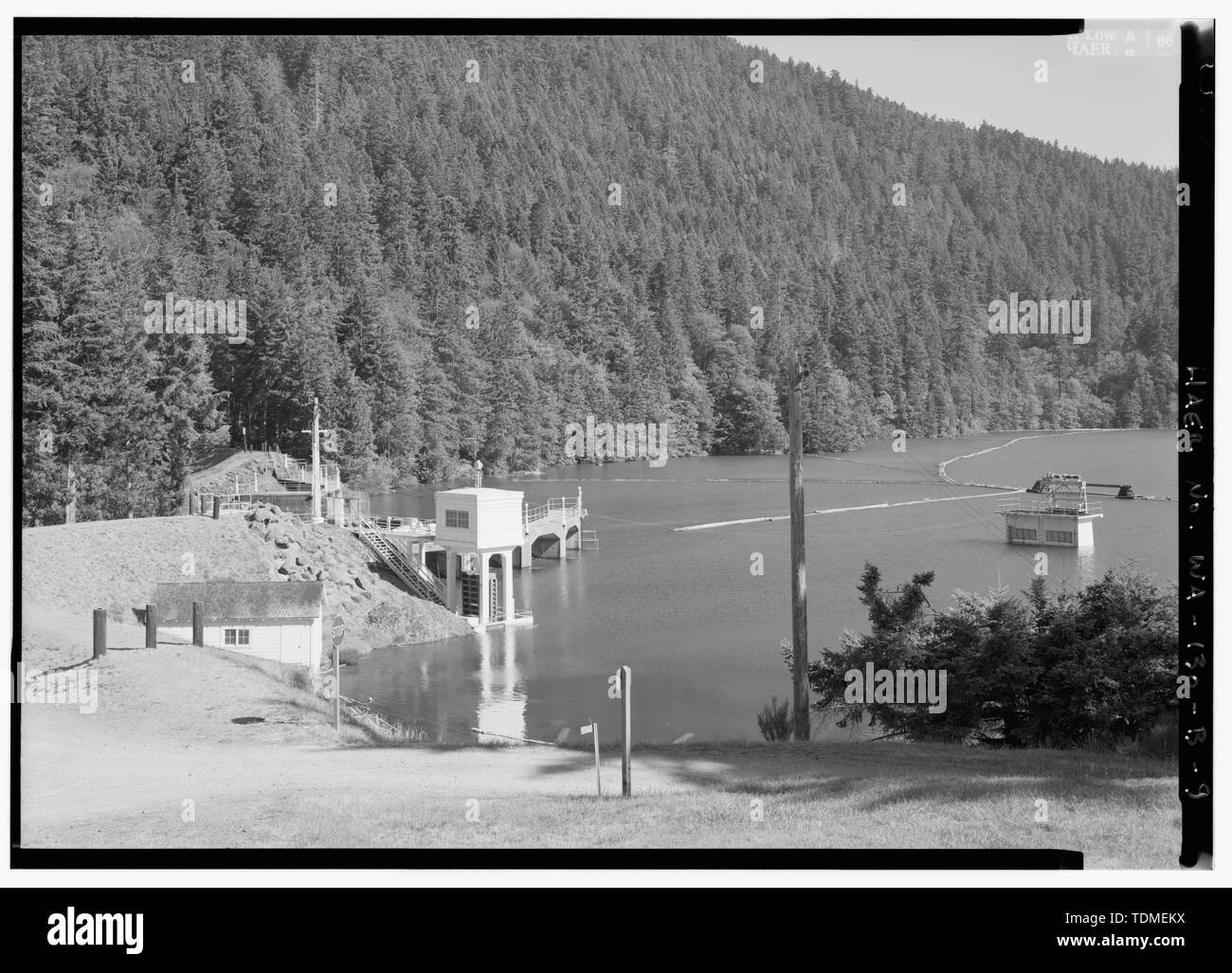 PHOTO OF THE BOAT HOUSE, GATE HOUSE, UPSTREAM SIDE OF SPILLWAYS LOOKING ...