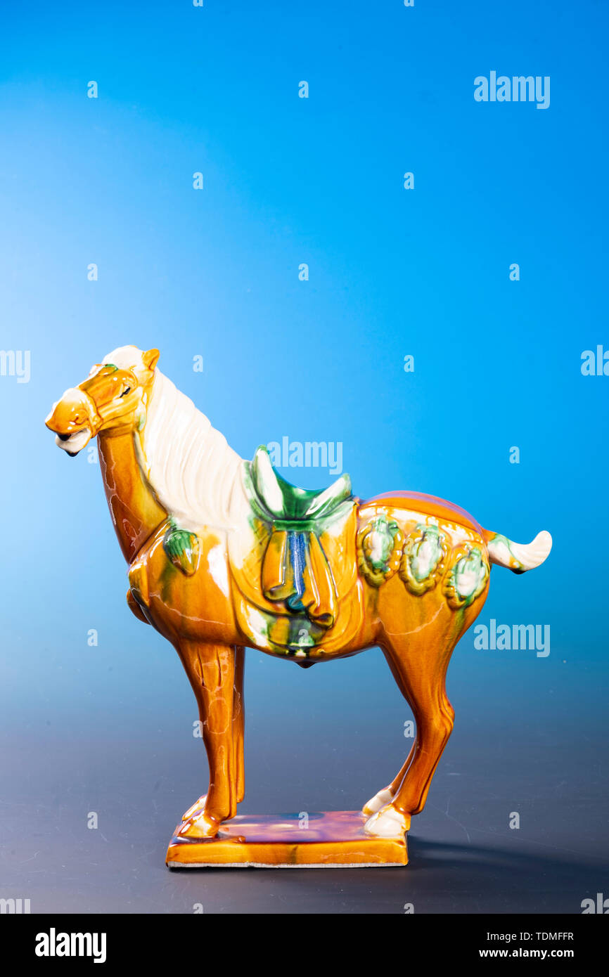 Tang tri color pottery hi-res stock photography and images - Alamy