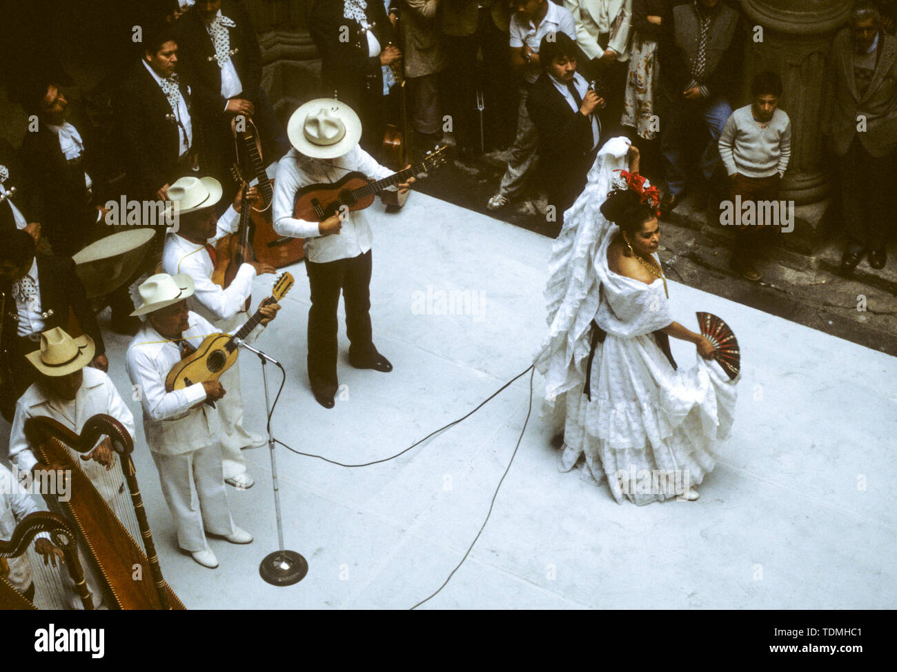 MEXICAN DANCERS in traditional costumes Stock Photo - Alamy