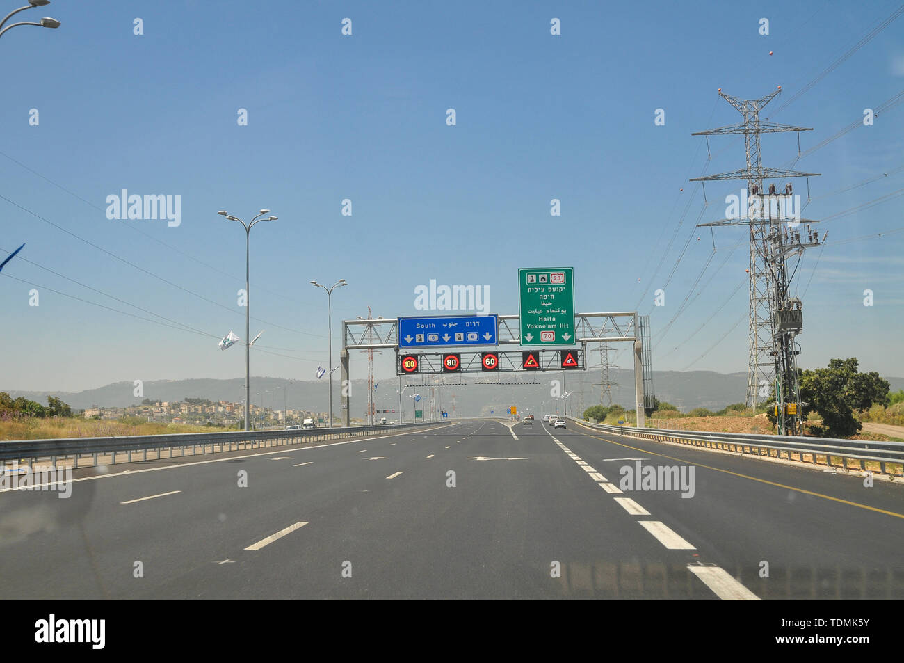 Israel, Highway 6 heading south Near Yokneam Highway 6, the Yitzhak ...