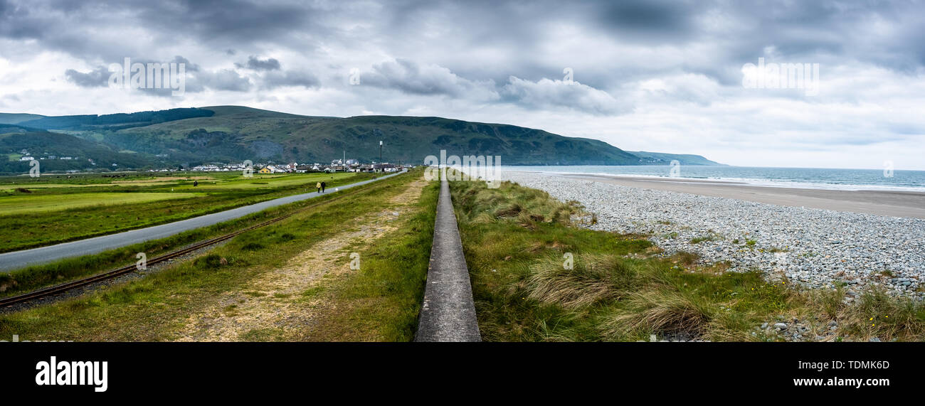 Fairbourne sea level rise hi-res stock photography and images - Alamy