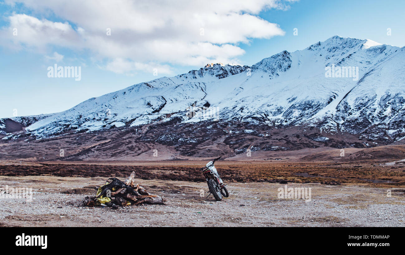 Laigu village, Lianwu, Tibet Stock Photo - Alamy