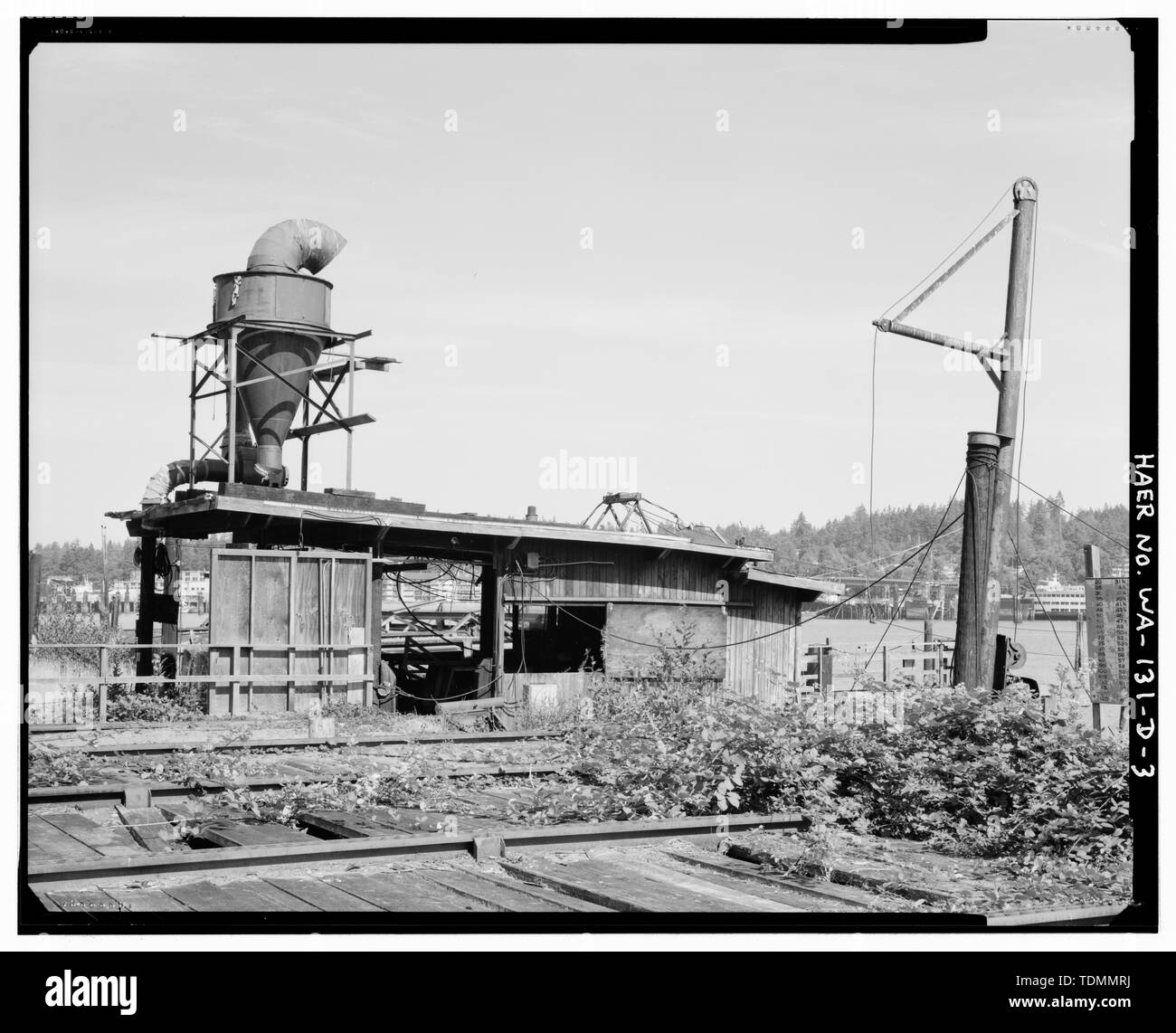 Creosoting shed hi-res stock photography and images - Alamy