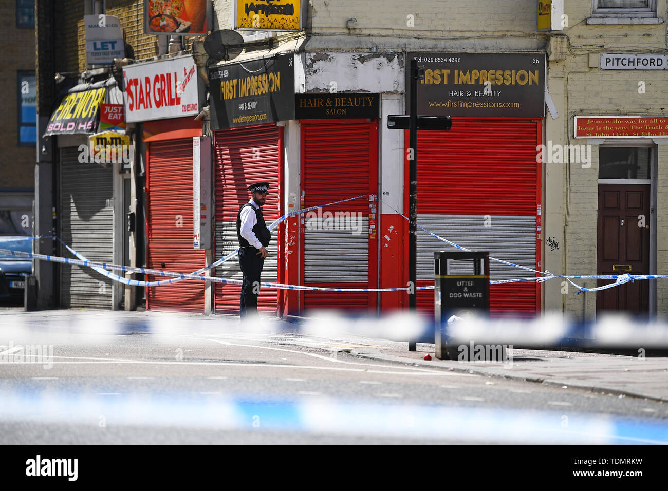 Was stabbed to death in whalebone lane hi-res stock photography and ...
