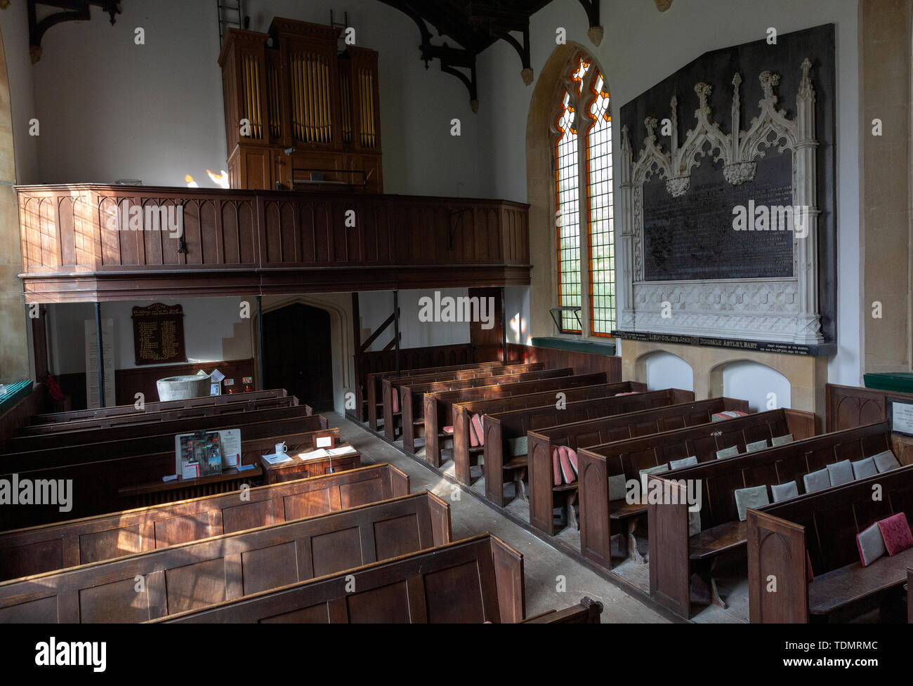 Everleigh Inside village parish church of Saint Peter, Everleigh ...