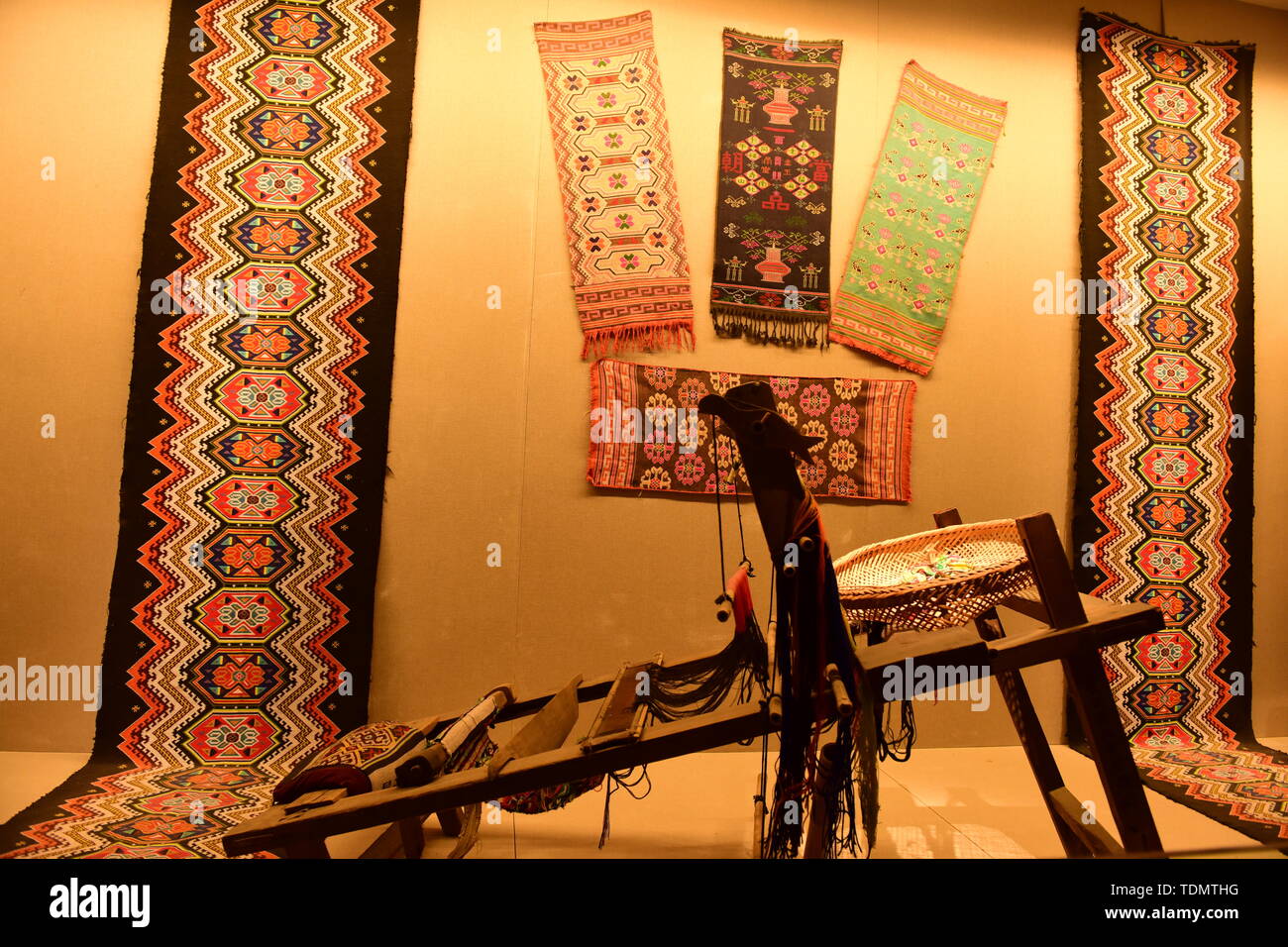 Traditional ancient weaving machines hi-res stock photography and ...