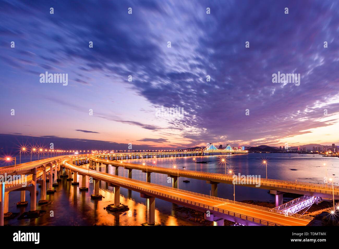 Dalian Star Bay Cross-Sea Bridge Stock Photo - Alamy