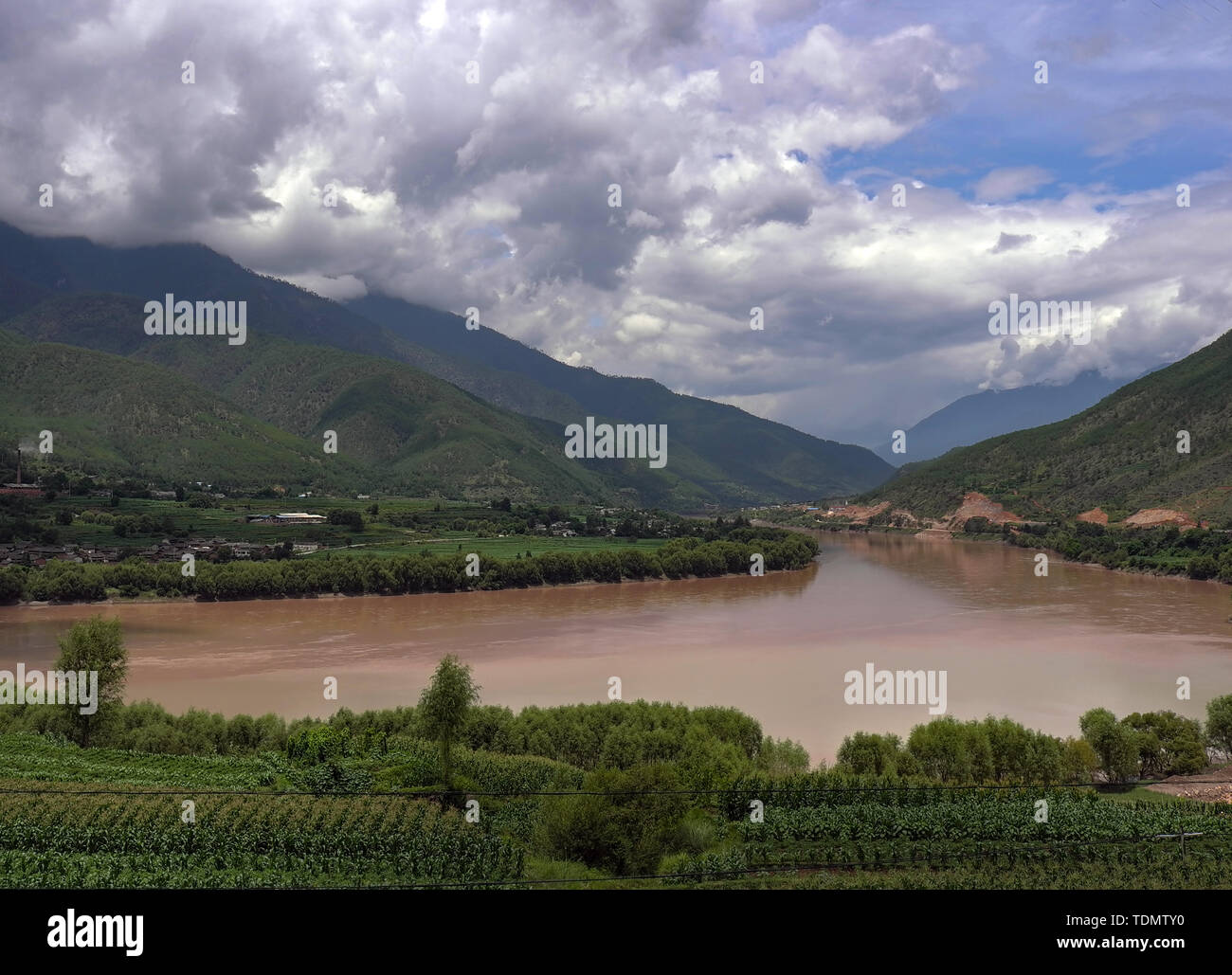 The scenery of the Jinsha River Stock Photo - Alamy