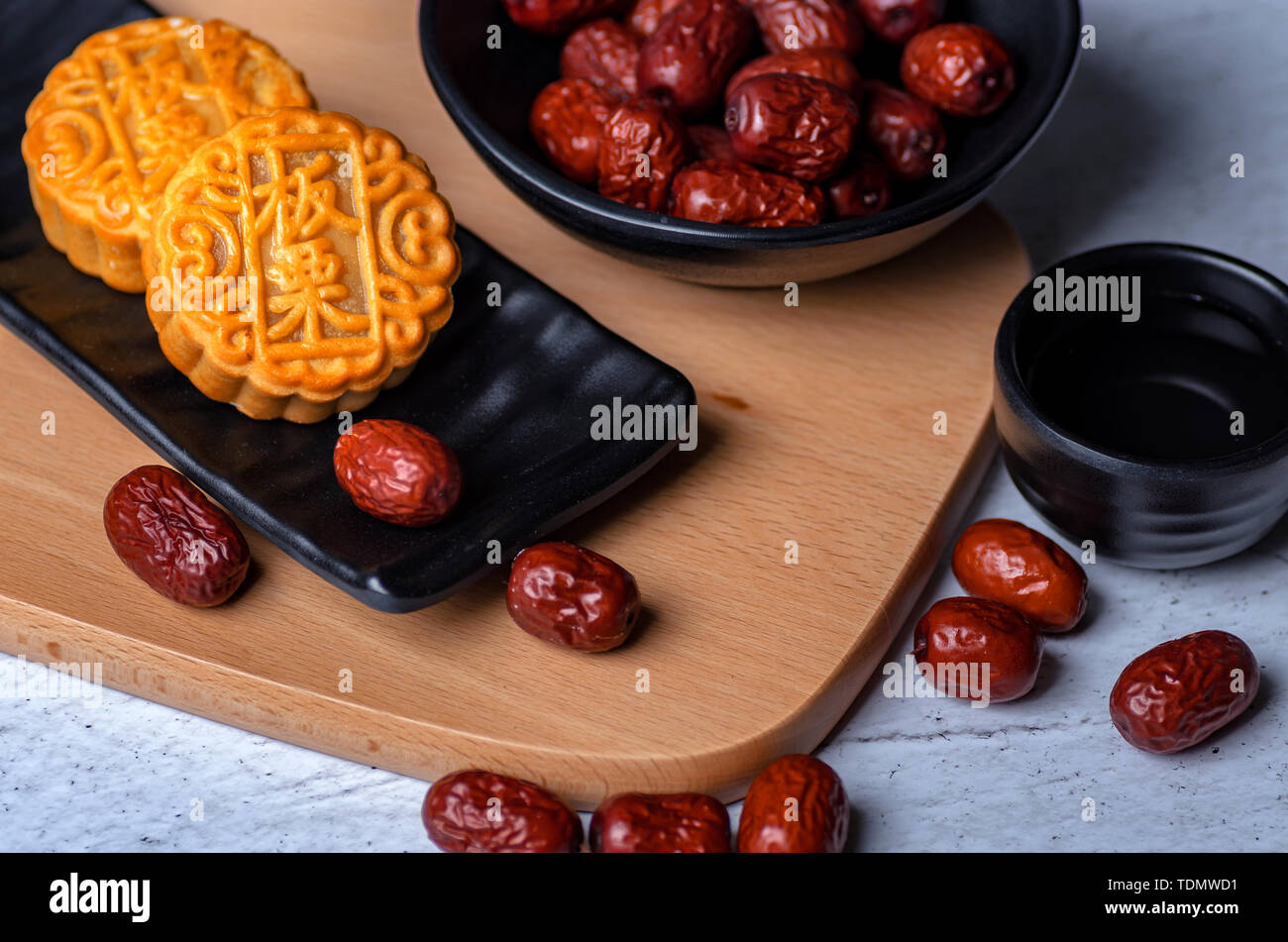 Chinese pastry Mid-Autumn Festival moon cakes Stock Photo - Alamy