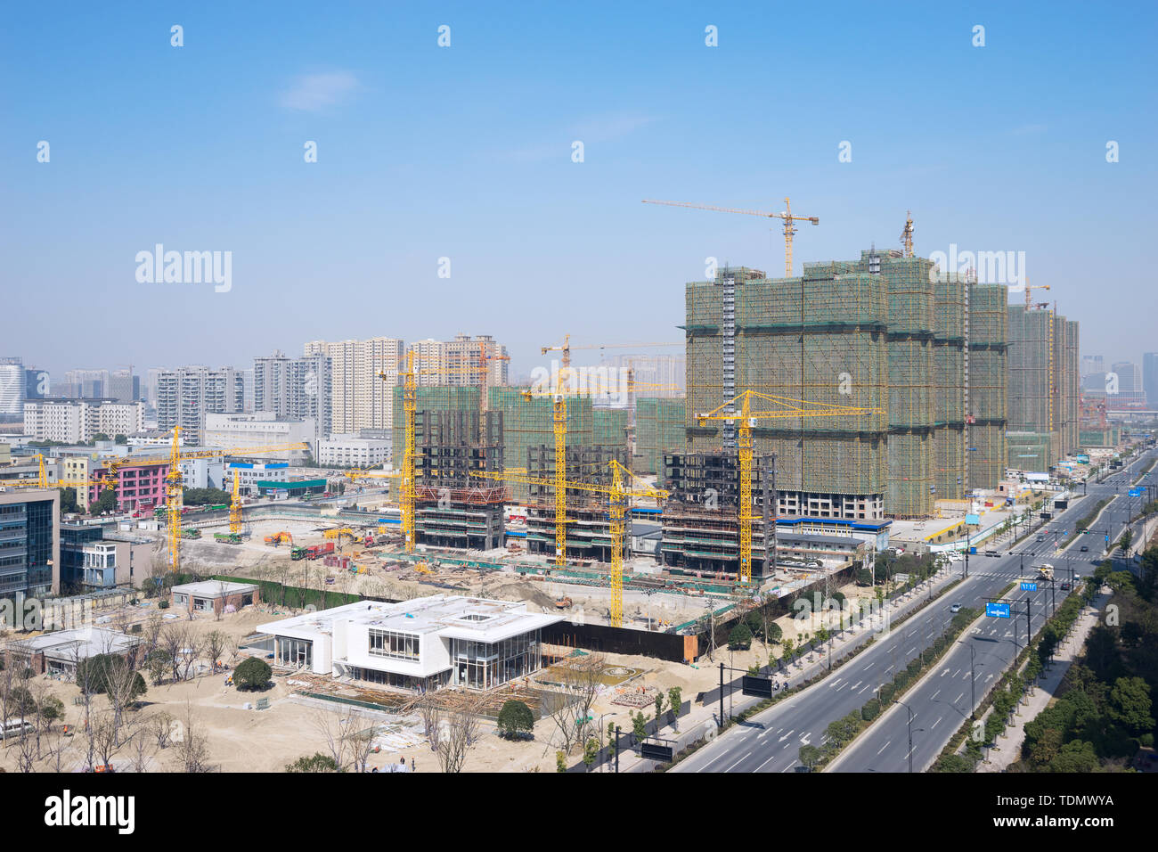 Construction site in modern city Stock Photo - Alamy