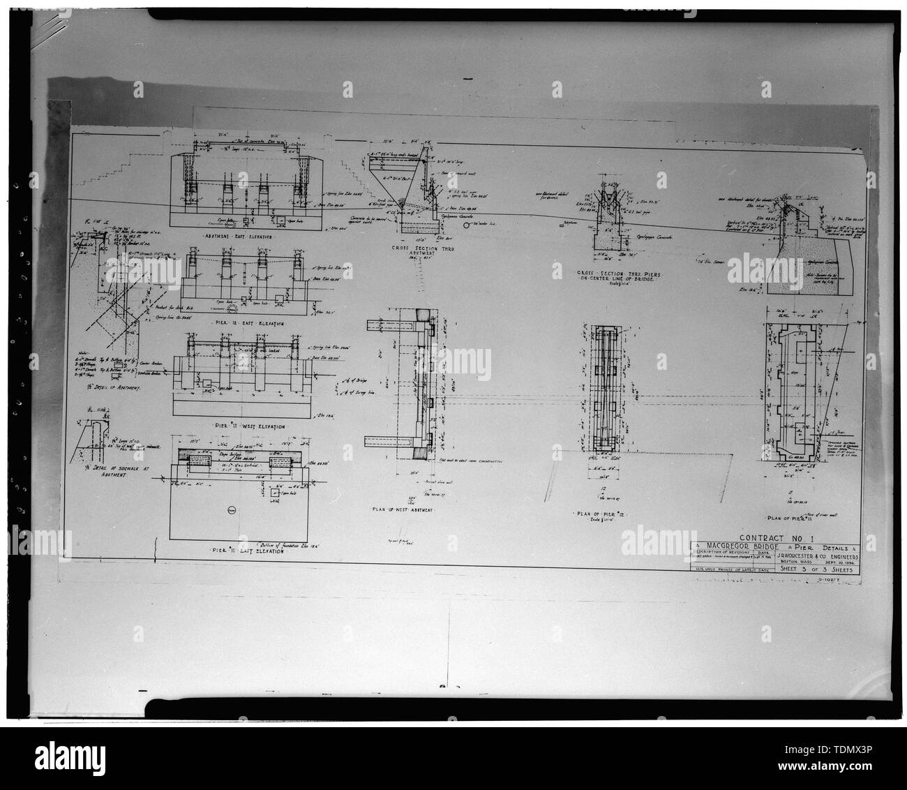 Manchester bridge pier Black and White Stock Photos & Images - Alamy