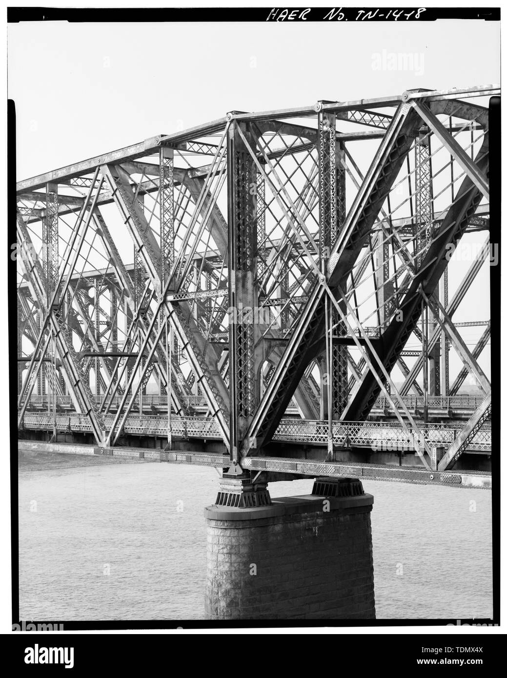 PIER II DETAIL. SHOWING BEARING SHOES AND CONNECTION DETAILS. VIEW TO ...