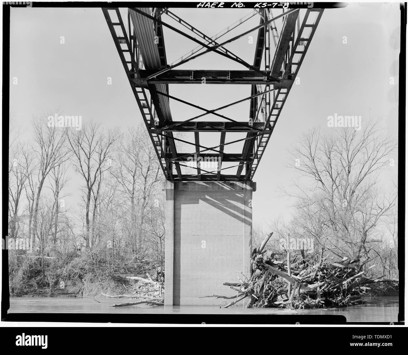 Gusset plate hi-res stock photography and images - Alamy