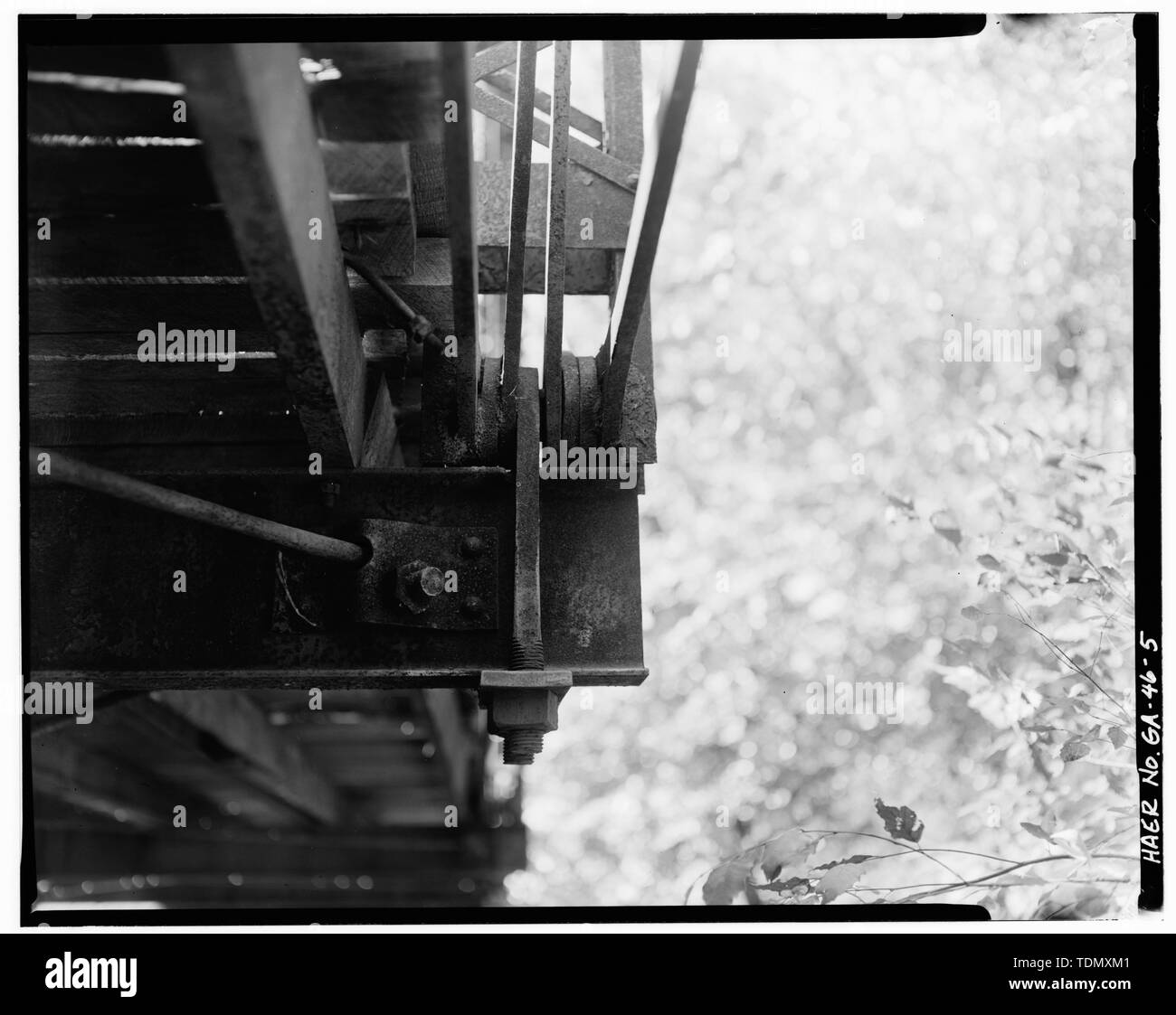 PIN CONNECTION TYPICAL OF LOWER CHORD CONNECTIONS - Headen Bridge ...