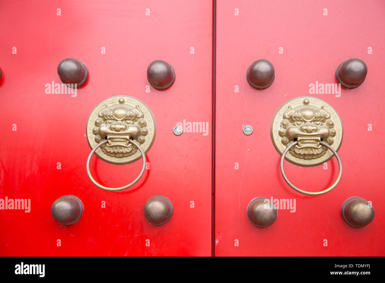 big red door Stock Photo - Alamy
