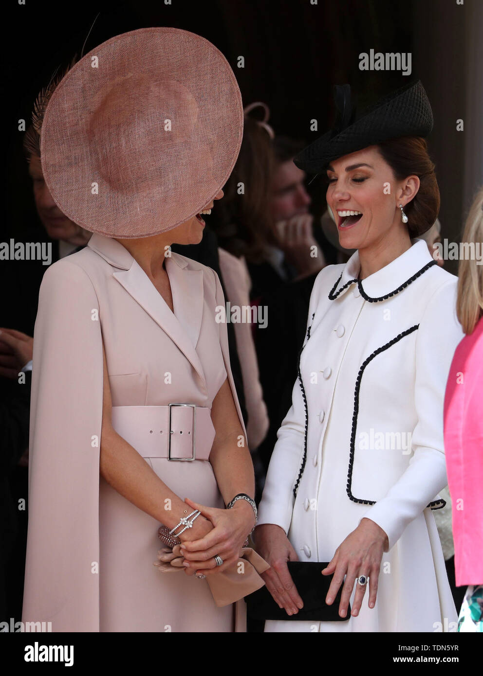 Queen Maxima of the Netherlands (left) and the Duchess of Cambridge ...