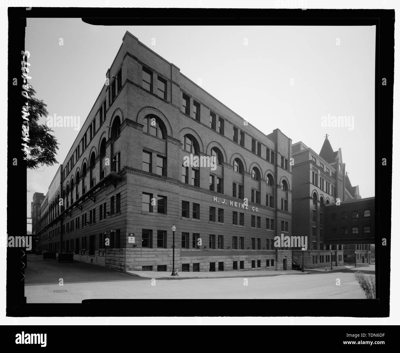 perspective view of the Shipping Building (1915) from the northwest ...