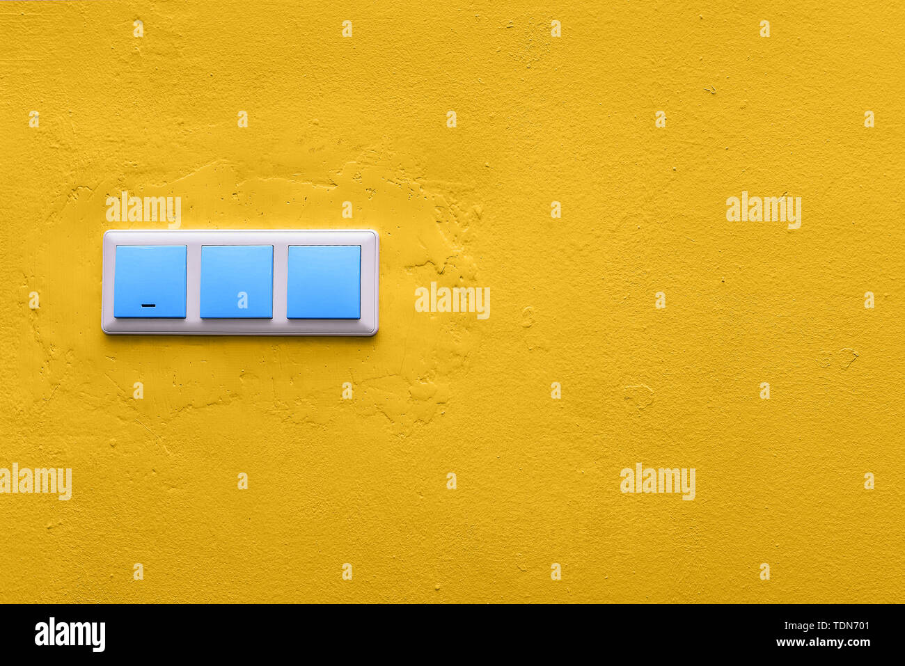 Old light switches wall hi-res stock photography and images - Alamy