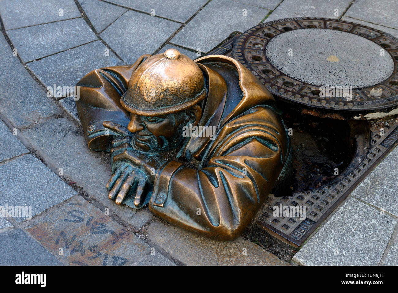 Bratislava, Der Cumil, Skulptur von Viktor Hulik, der Gaffer, Slowakei ...
