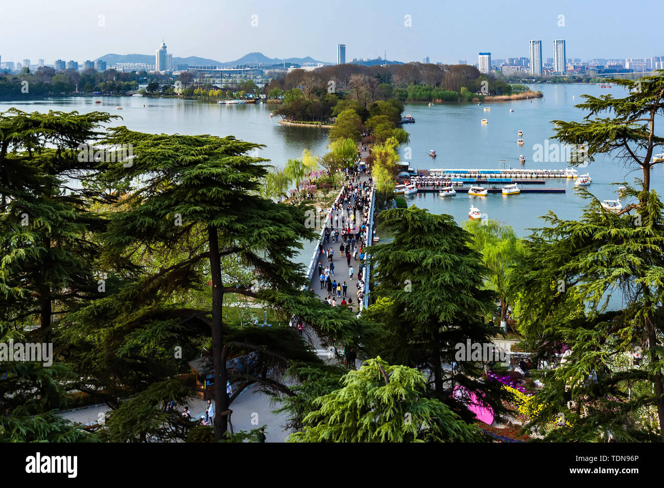 Spring color of Xuanwu Lake, Nanjing Stock Photo - Alamy