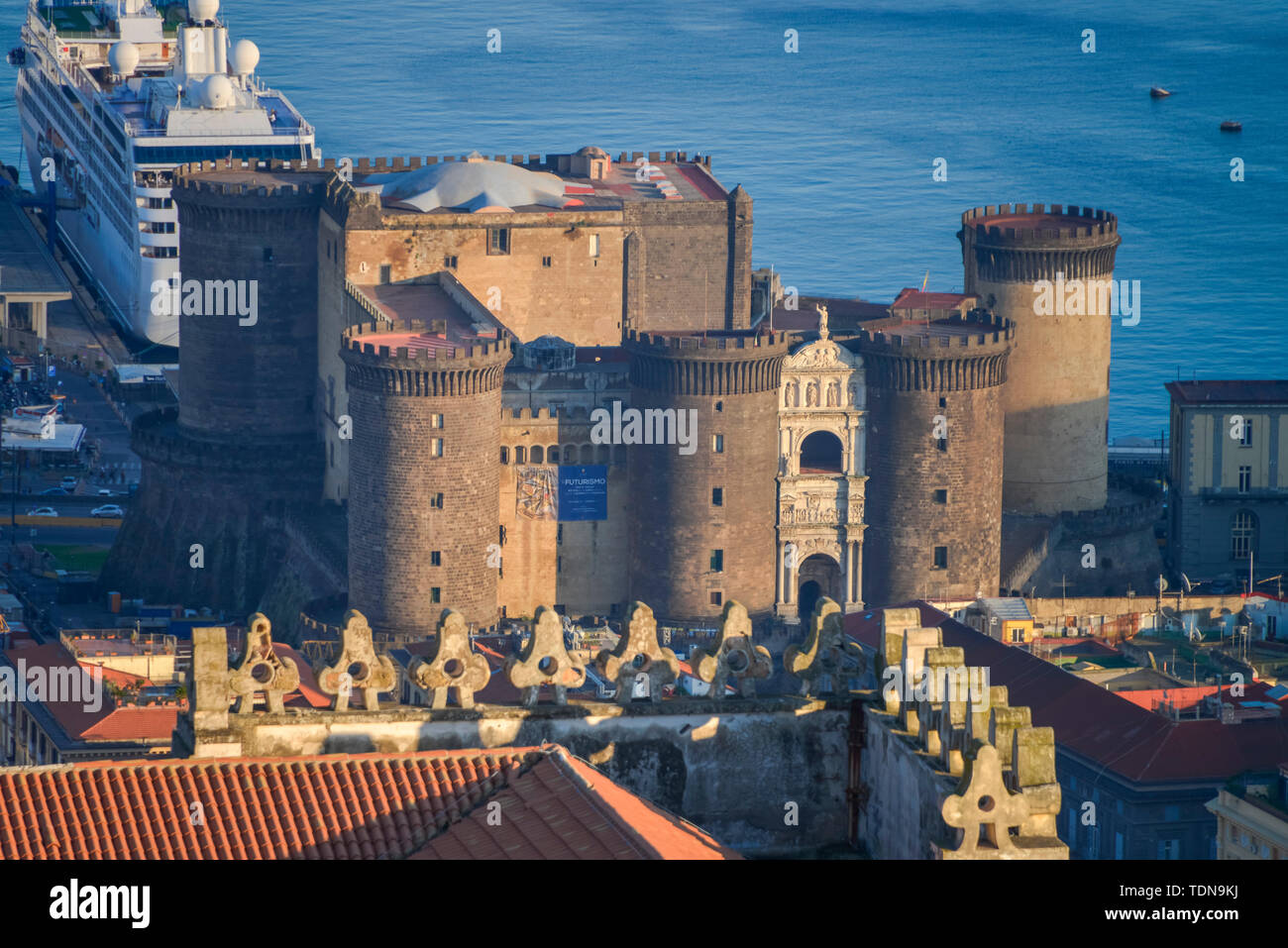 Castel Nuovo, Neapel, Italien Stock Photo - Alamy