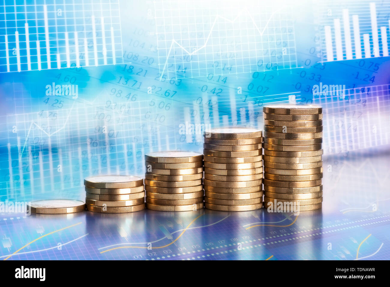 Digital currency graphs hi-res stock photography and images - Alamy