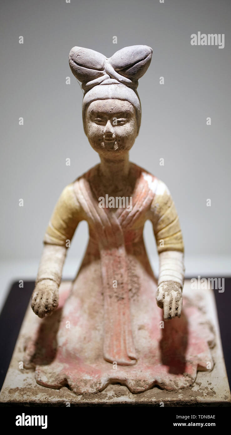 Tang Dynasty porcelain Stock Photo - Alamy