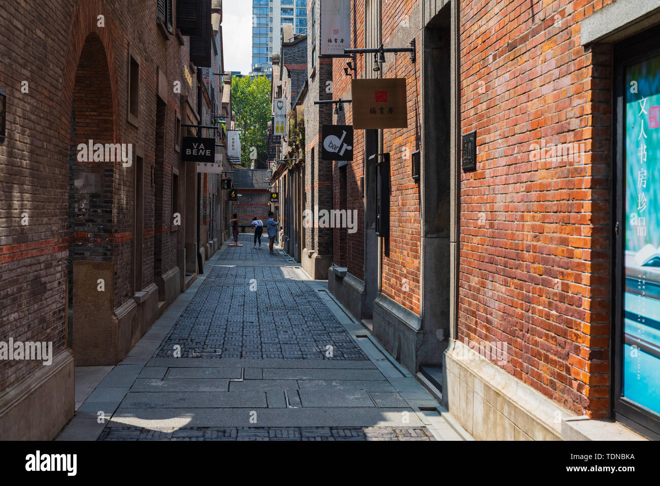 Shikumen shanghai hi-res stock photography and images - Alamy