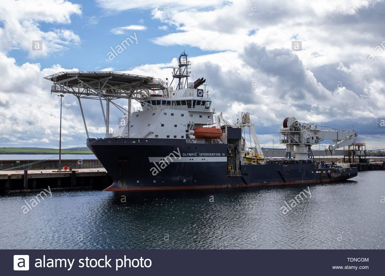 Oil Rig Support Vessel Stock Photos & Oil Rig Support Vessel Stock ...