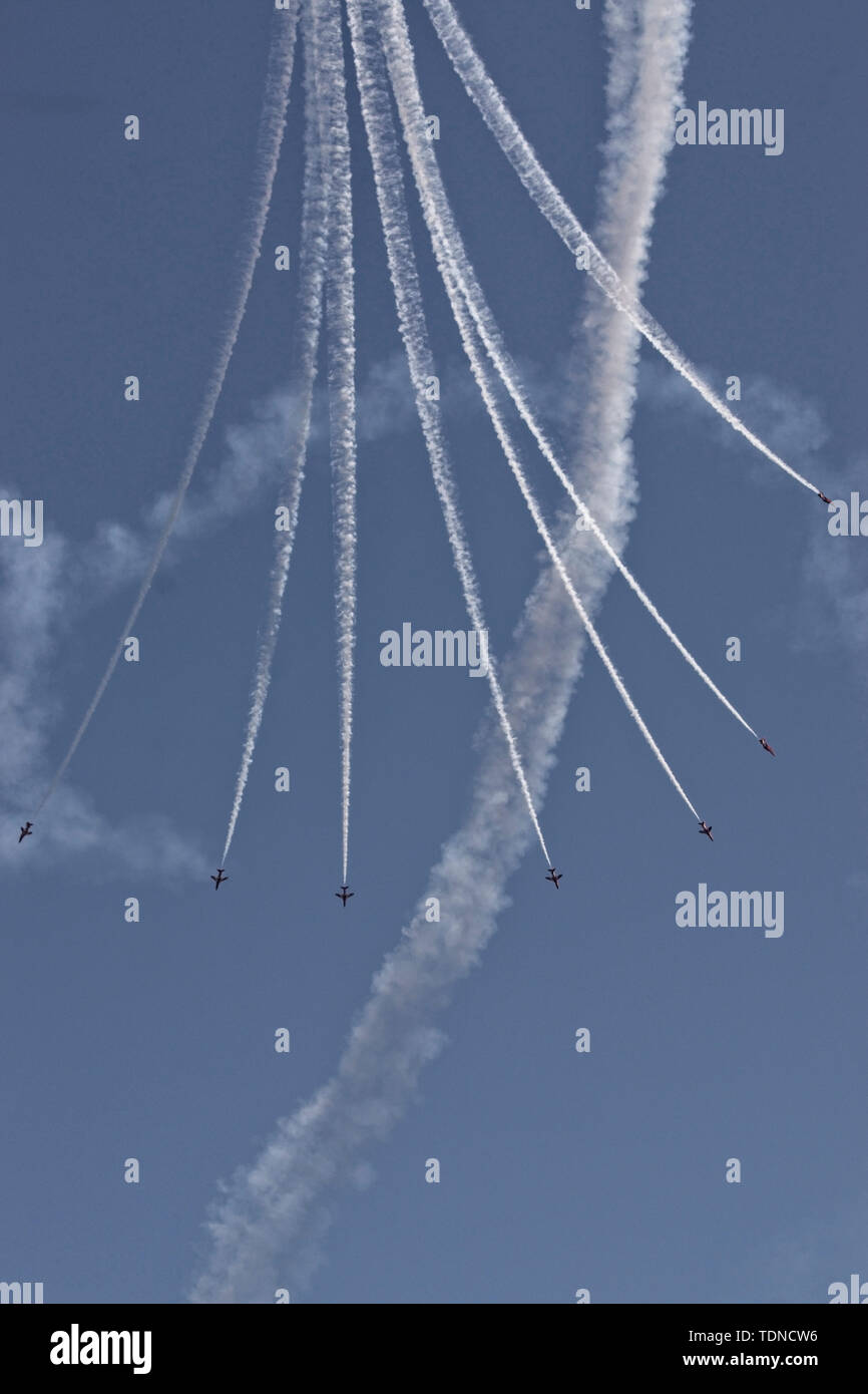Red Arrows Vertical Break Stock Photo - Alamy