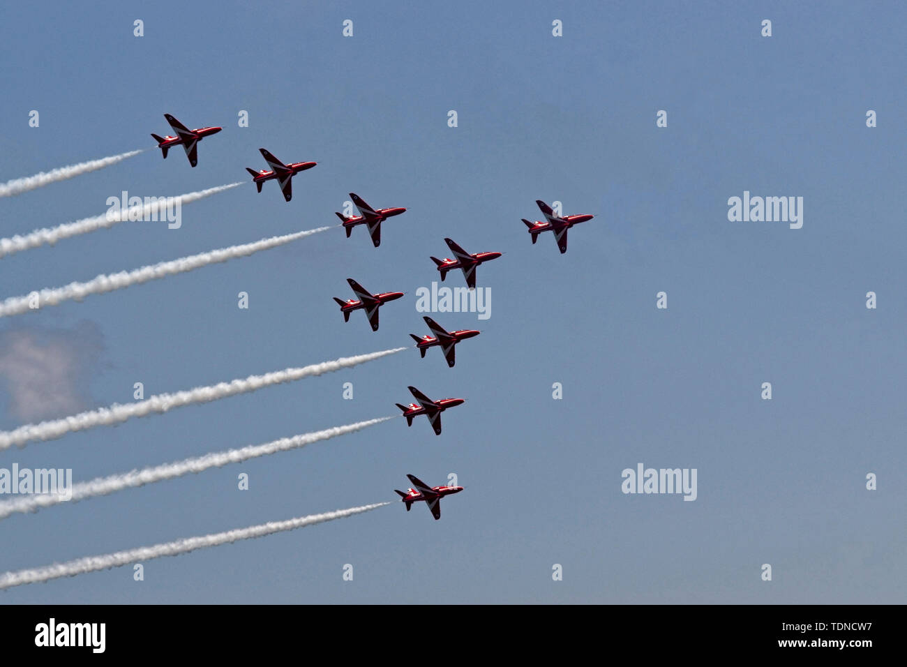 Red Arrows Diamond 9 formation Stock Photo - Alamy